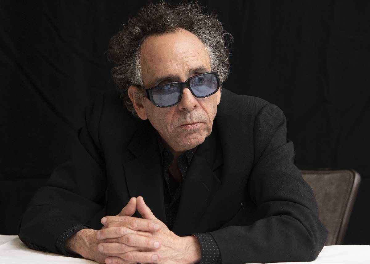 Tim Burton, Netflix için hazırladığı Addams Ailesi hakkında konuştu